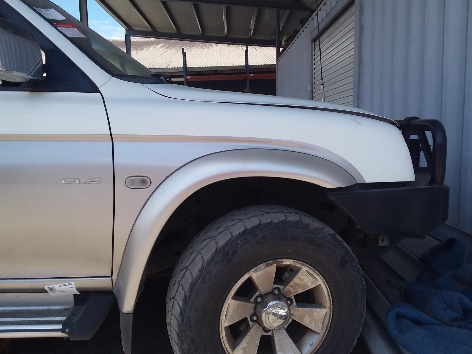 Pwr Dr Wind Switch Triton Mitsubishi 2006